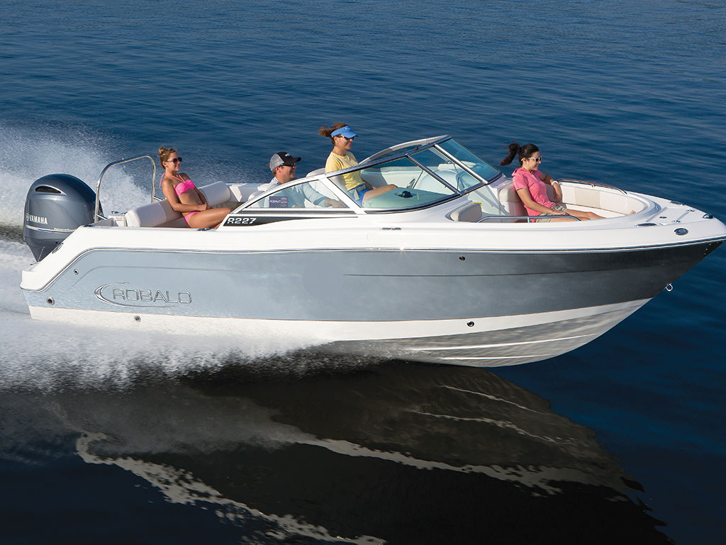 2020 Robalo 227 Dual Console - Overview