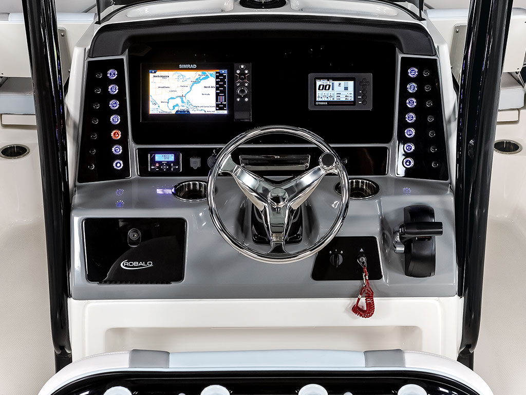 2022 Robalo 230 Center Console - Overview
