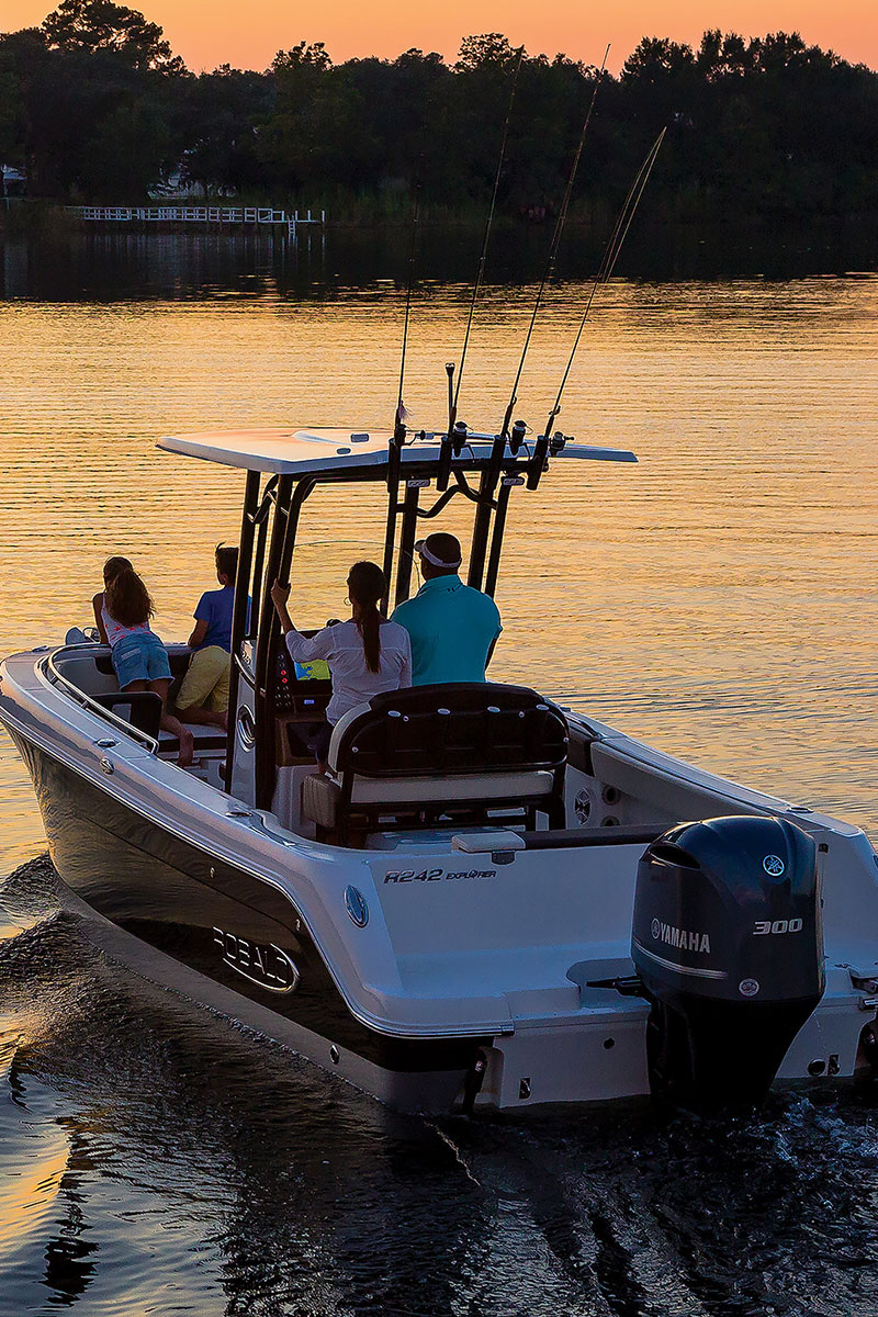 2022 Robalo 242 Explorer - Overview