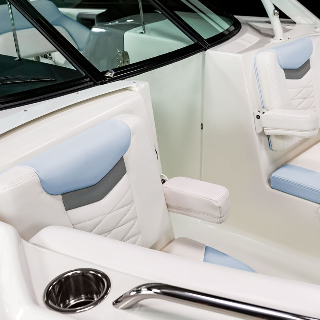 2025 Robalo 207 - Builder