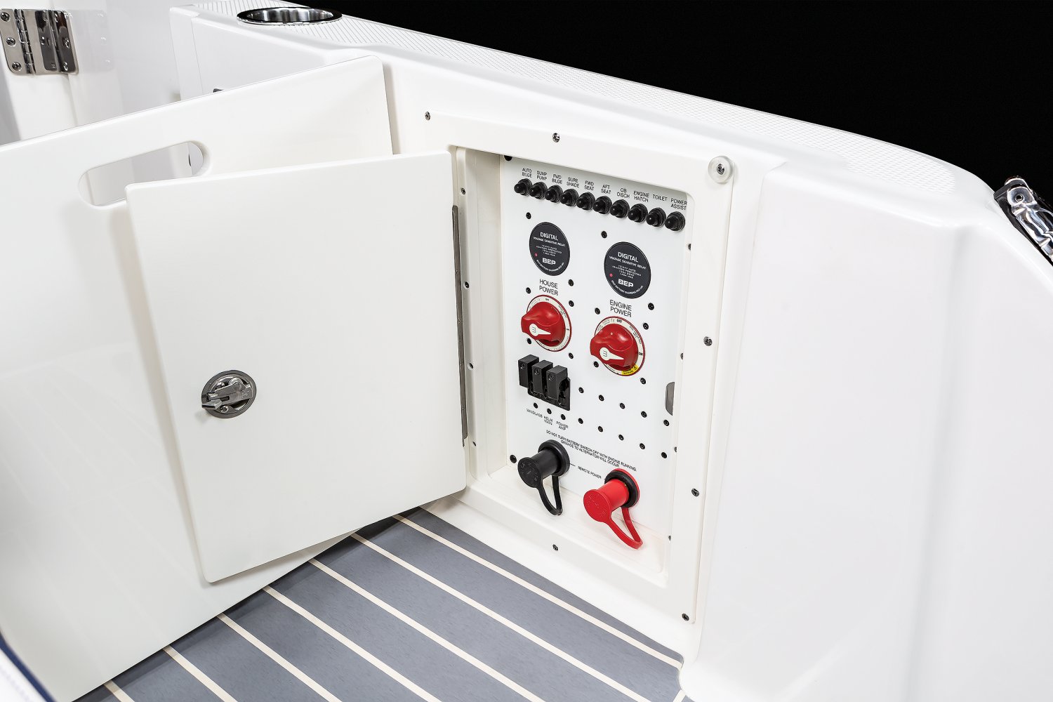 2021 Robalo 300 OSX Sport Boat - Gallery