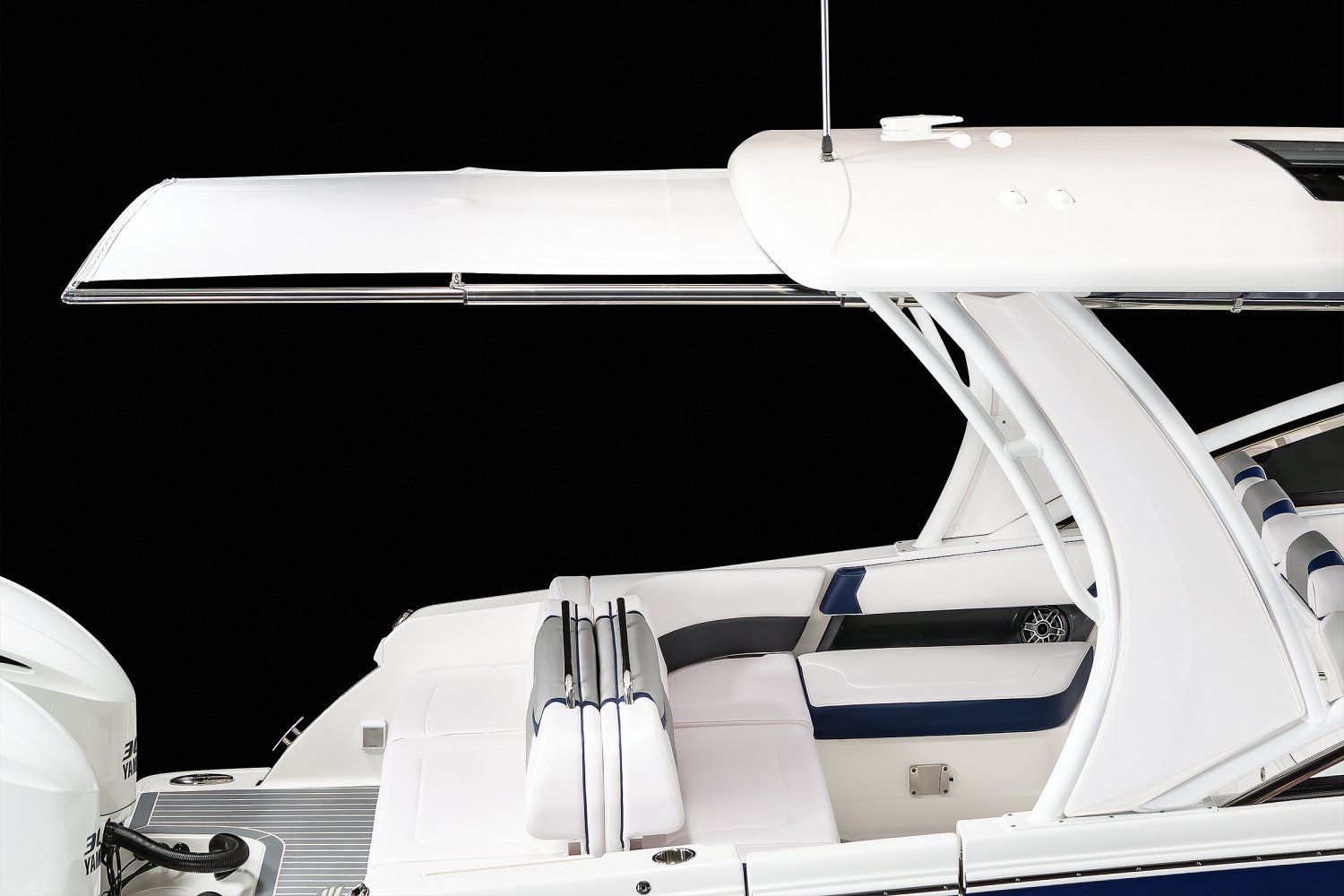 2021 Robalo 300 OSX Sport Boat - Gallery