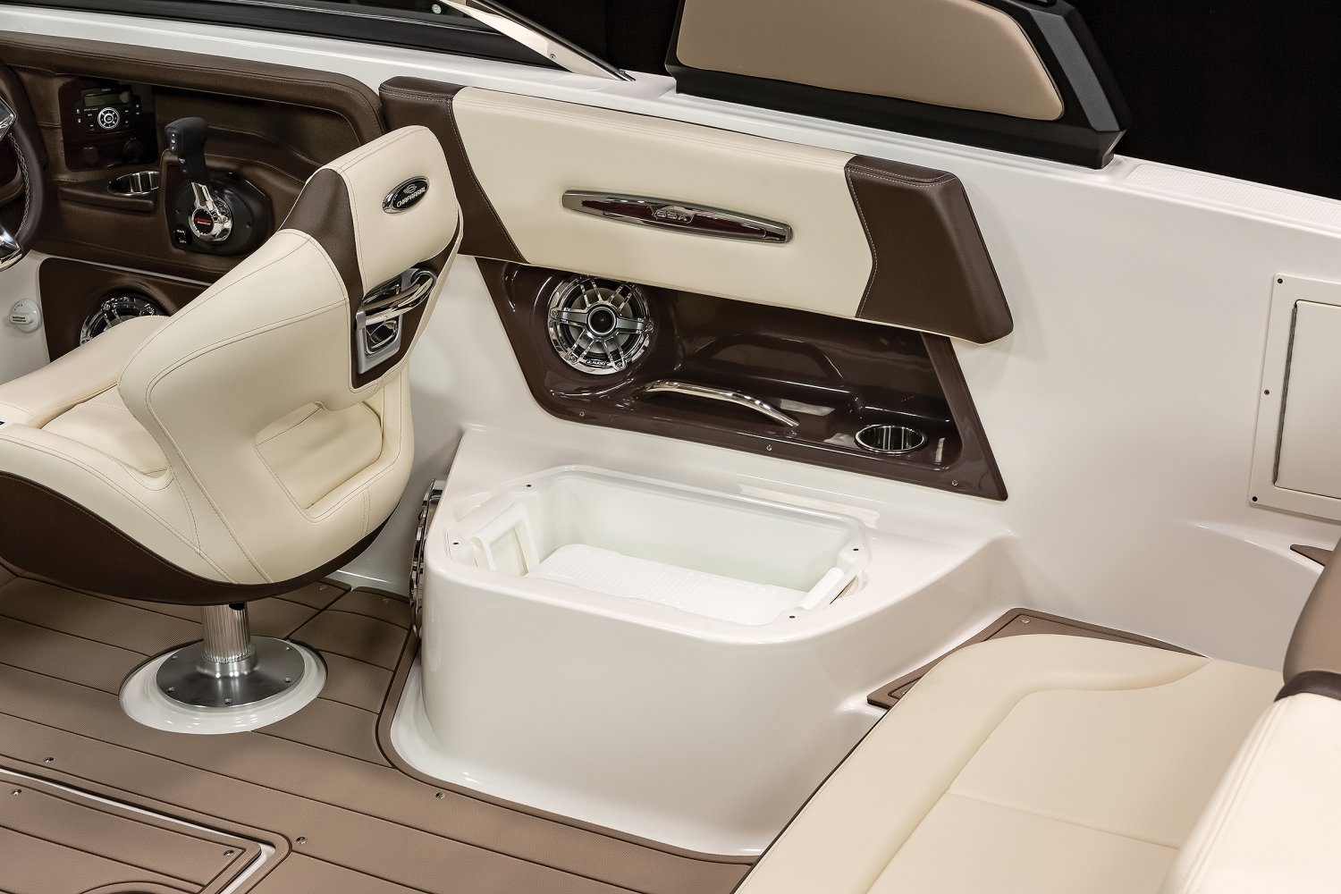 2022 Robalo 267 SSX Sport Boat - Gallery